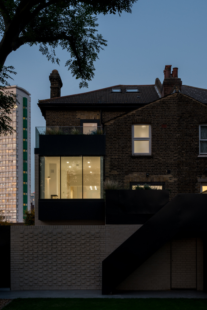 Gallery of Evelyn Street House / Gruff - 7