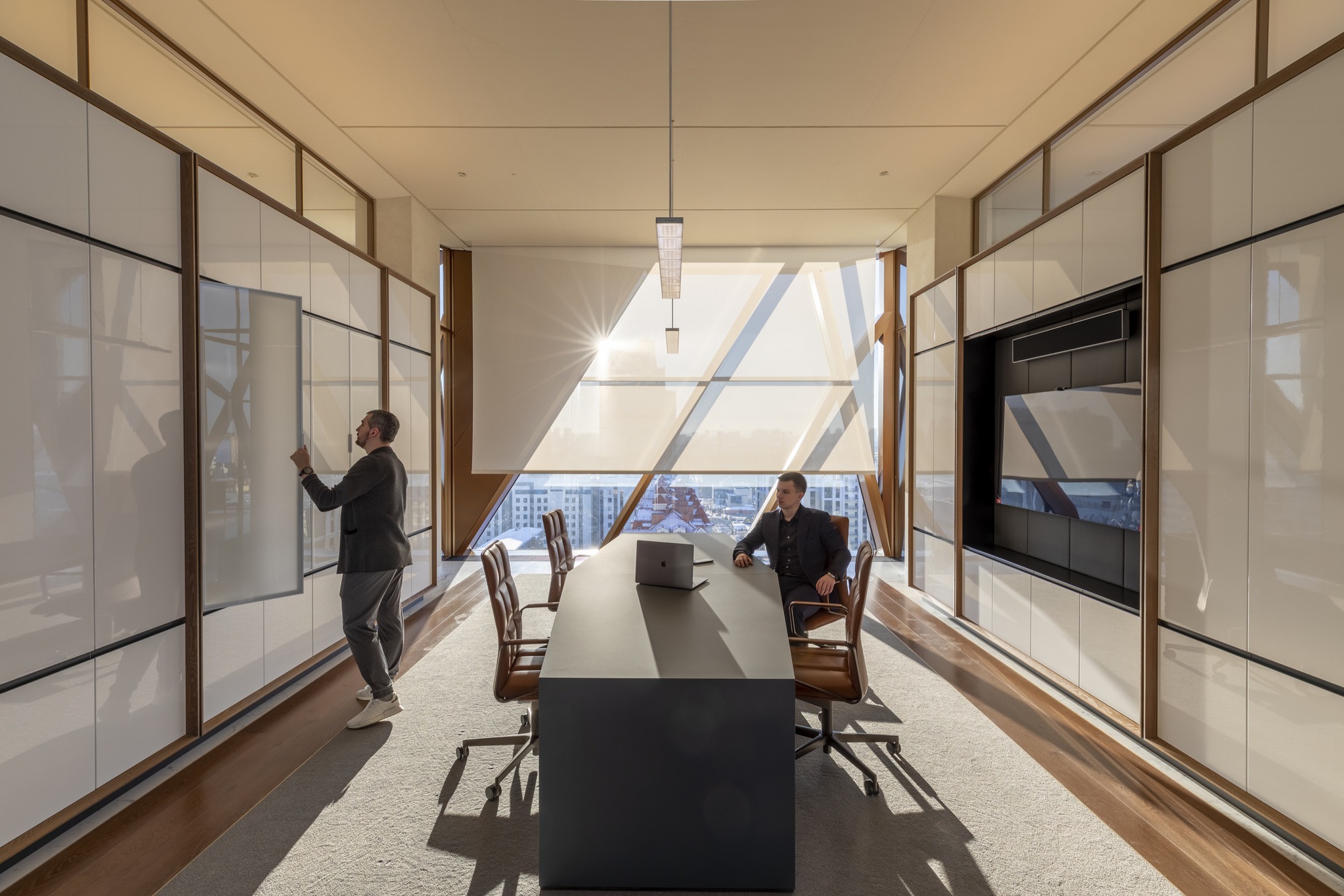 Gallery of RCC Headquarters / Foster + Partners - 19