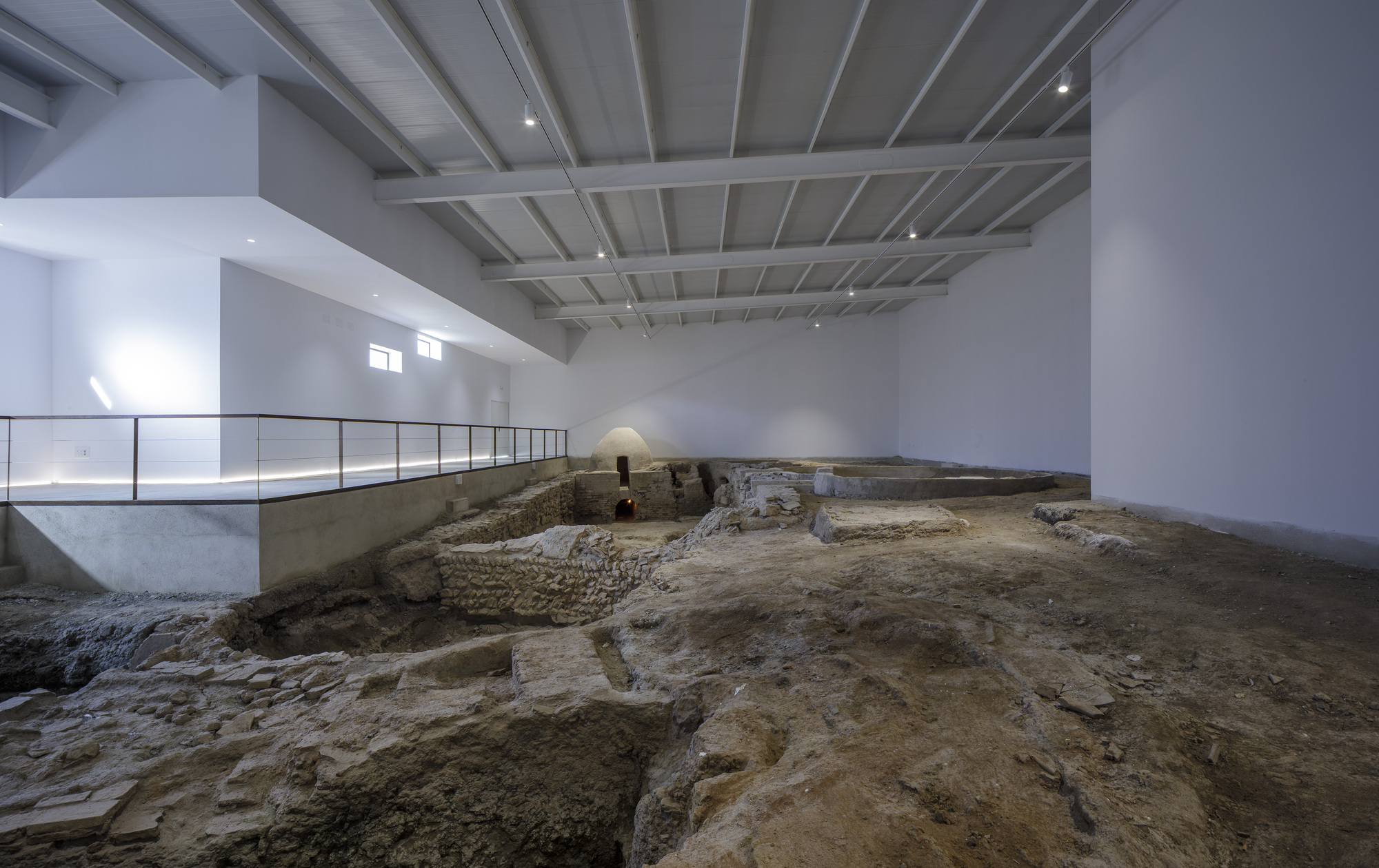 Galería de Centro Expositivo Alfar Romano / Antonio Raso + César Egea ...