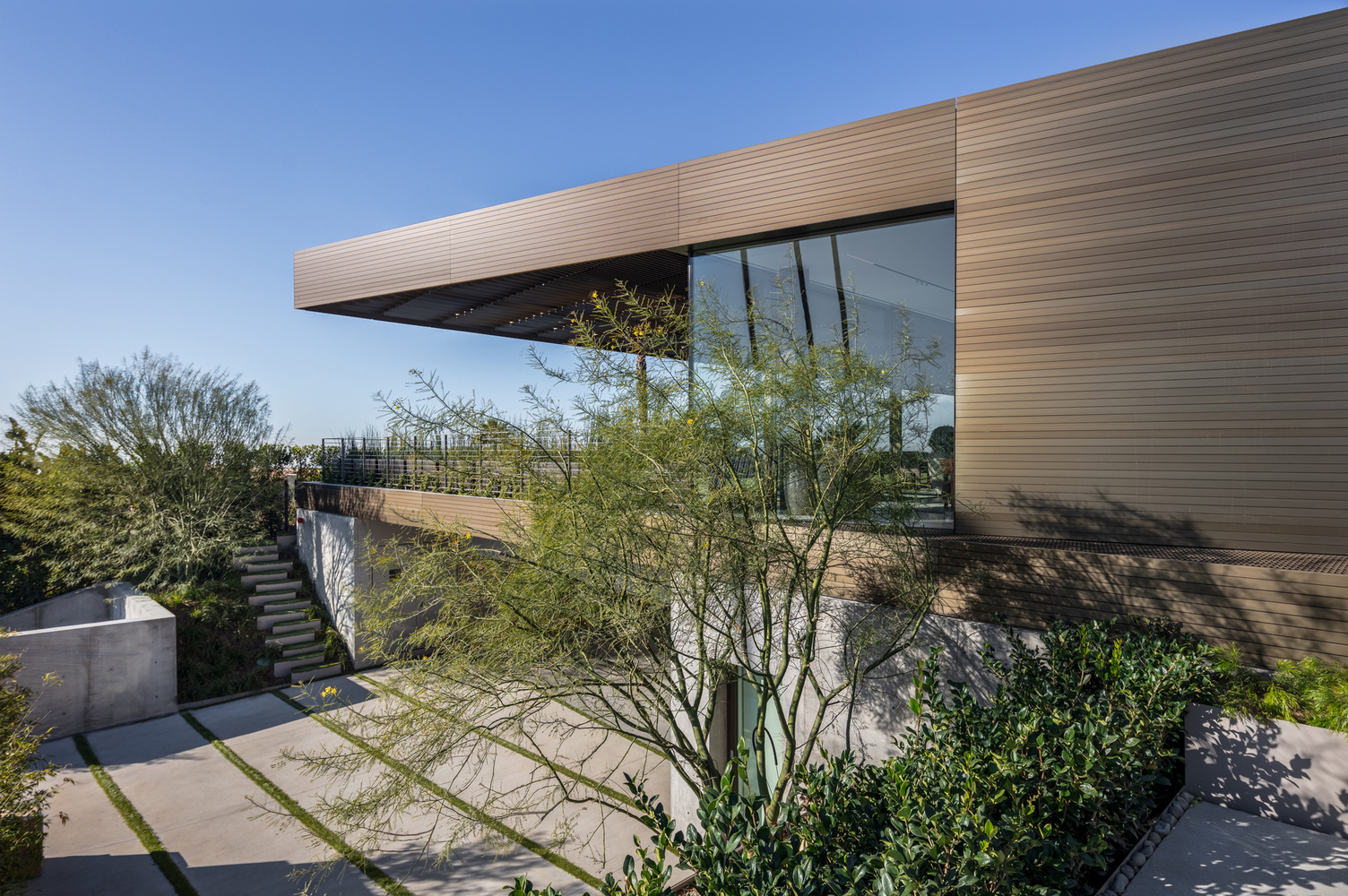 Gallery of A Bronze House on Nightingale / SPF: architects - 5
