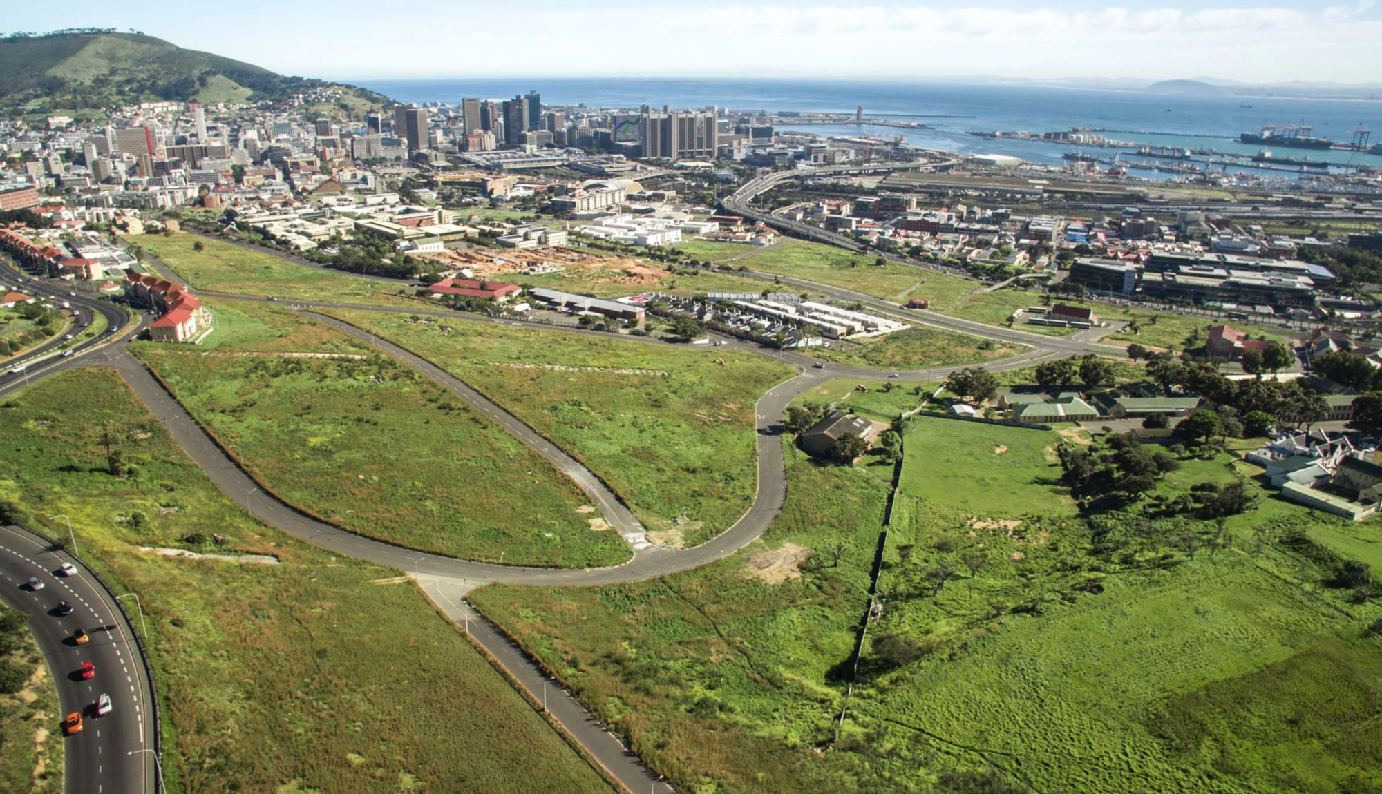 Gallery of Divided: Urban Inequality in South Africa - 7