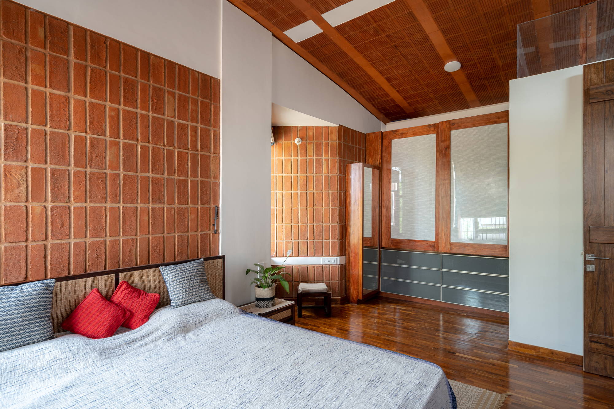 Gallery of Ambara House / Wright Inspires - 3