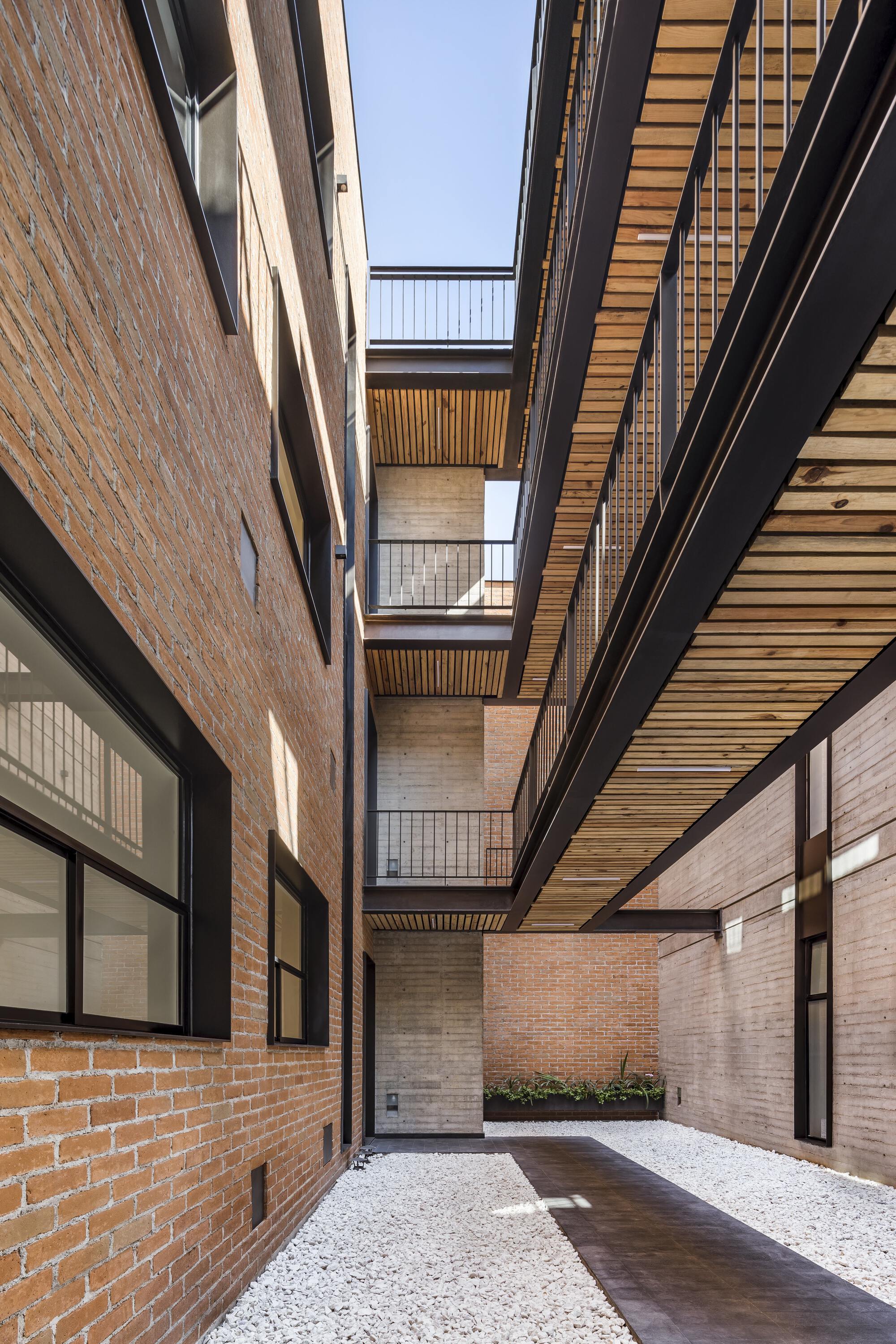 Galeria de Edifício Isabel 750 / Terreros Arquitectos - 15