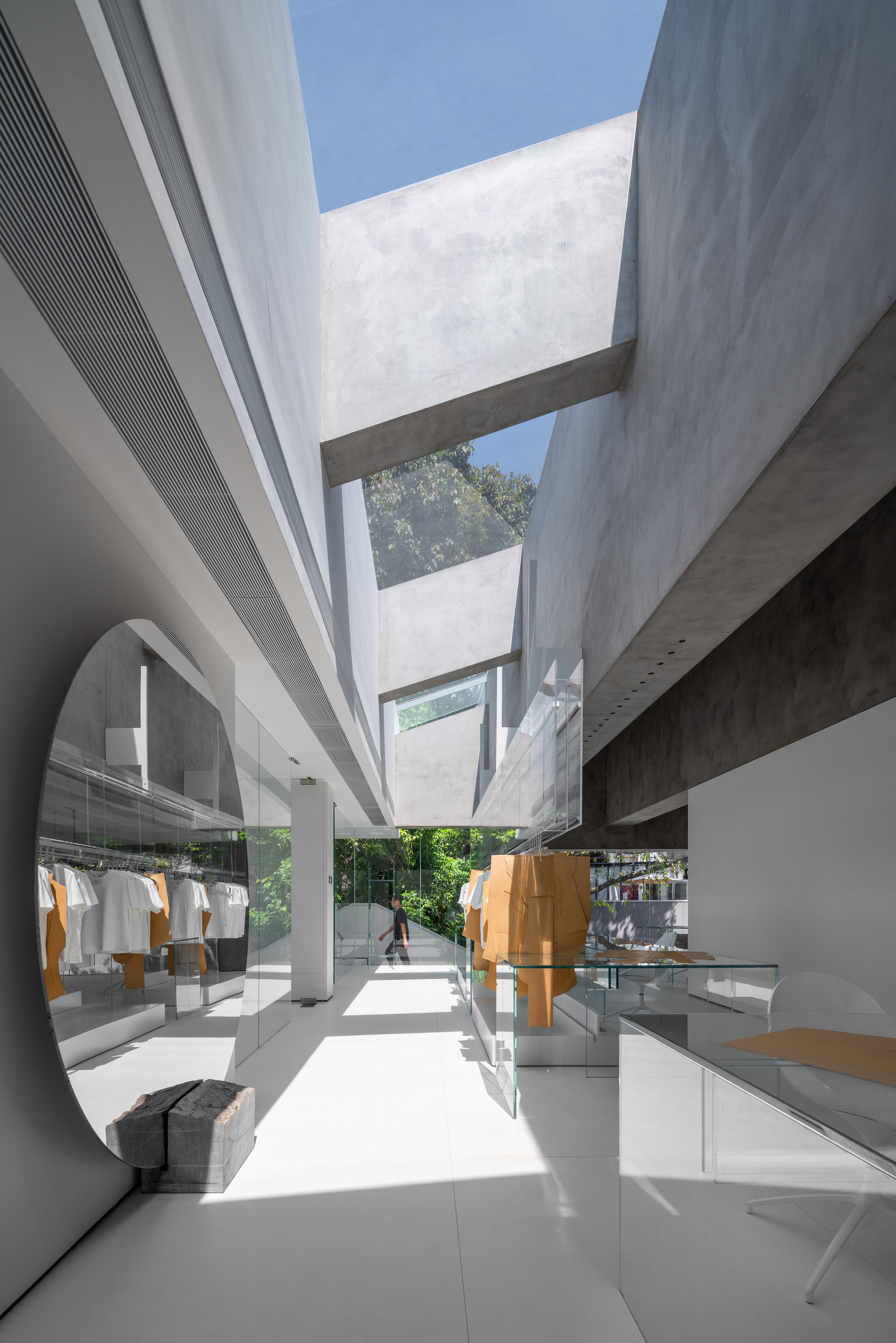 Gallery of White.ZS Lab / DOMANI - 15