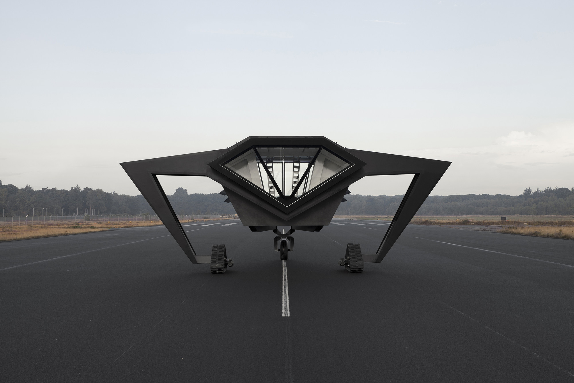 Gallery of Ground Control: Aviation Architecture Beyond the Airport - 7