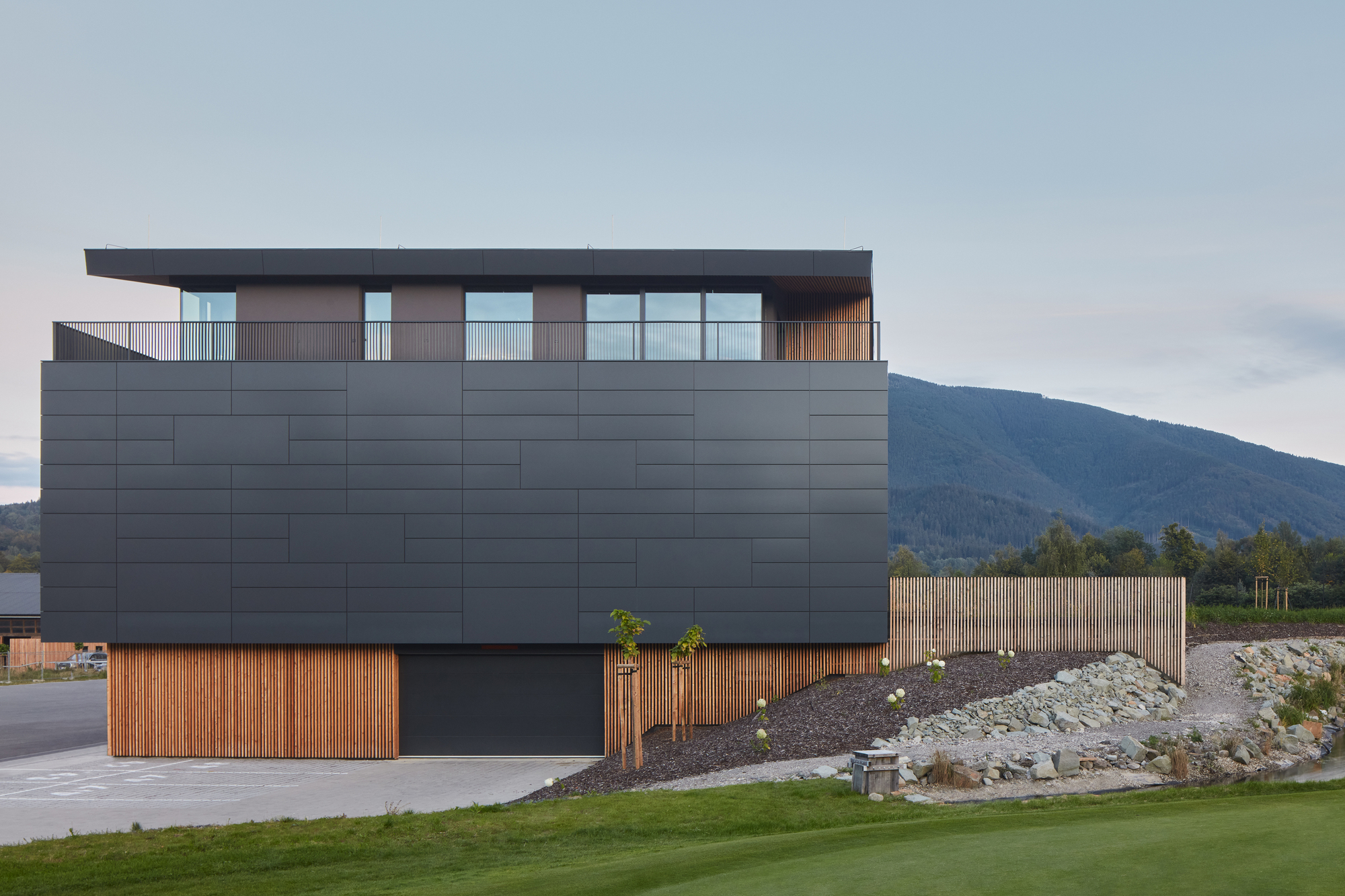 Gallery of Tee House / CMC architects - 12