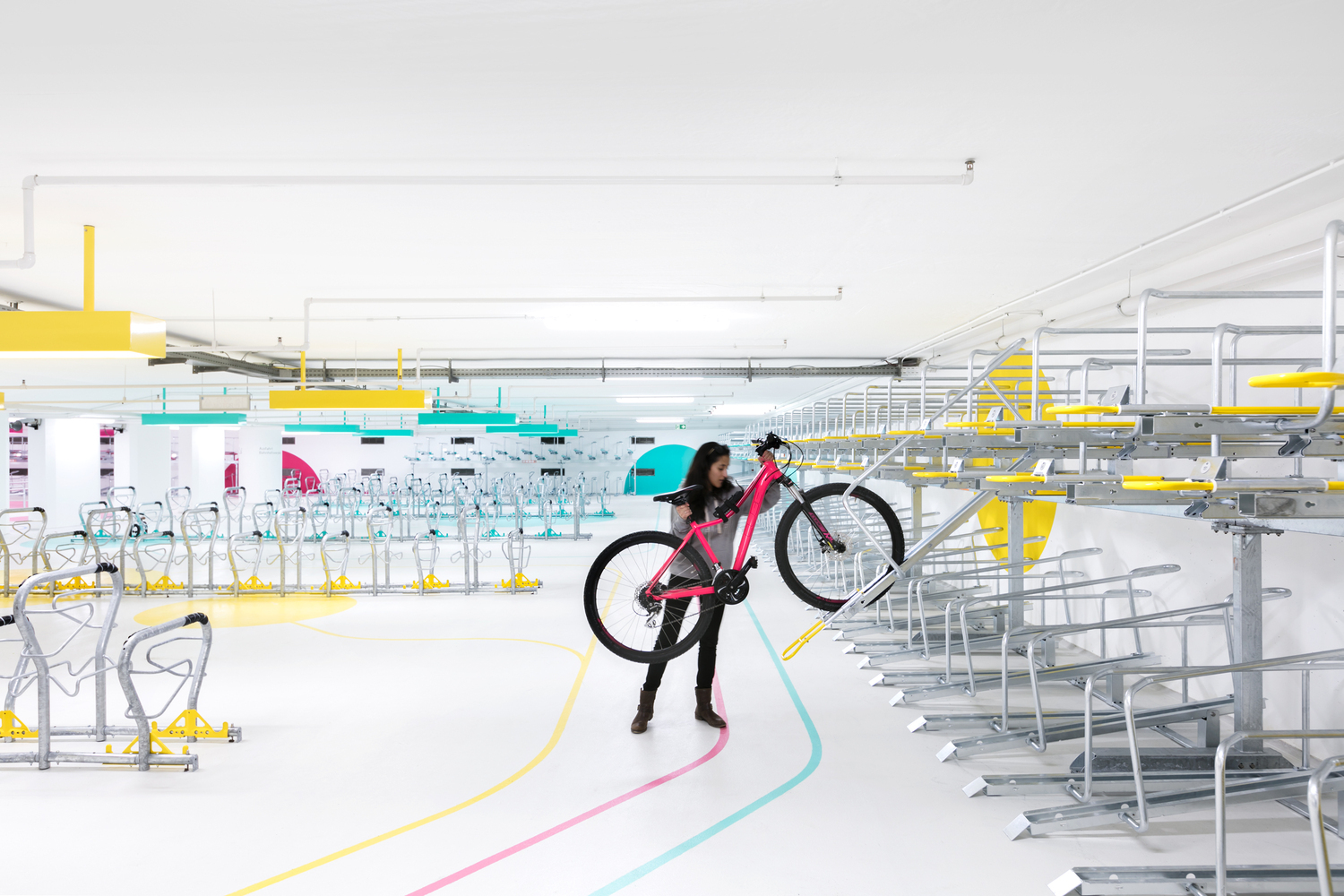 Gallery of 10 Cities Embracing Bicycles in their Urban Planning - 7