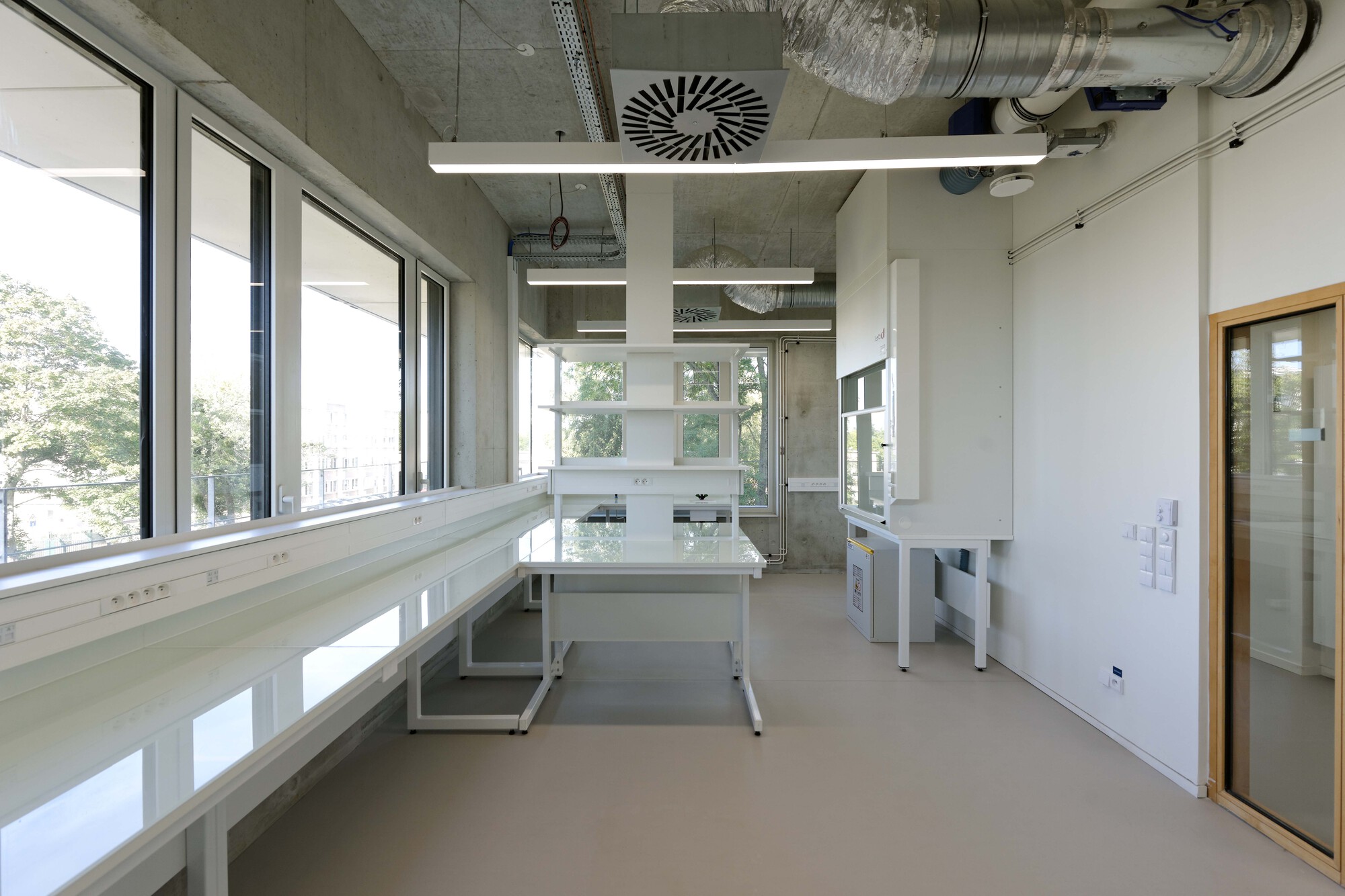 Gallery of Campus CEA Paris-Saclay Neuroscience Institute / Dietmar ...