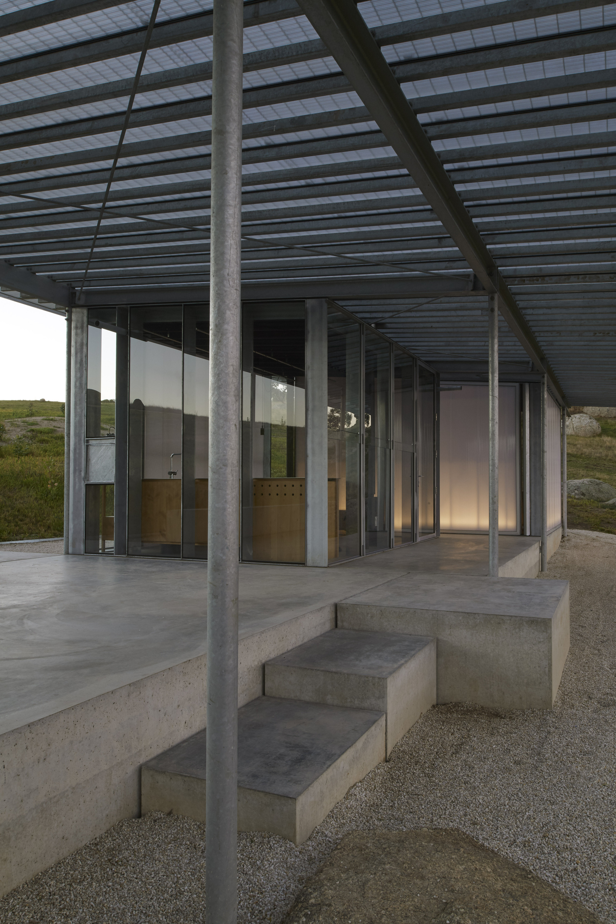 Gallery of Shack in the Rocks / Sean Godsell Architects - 33