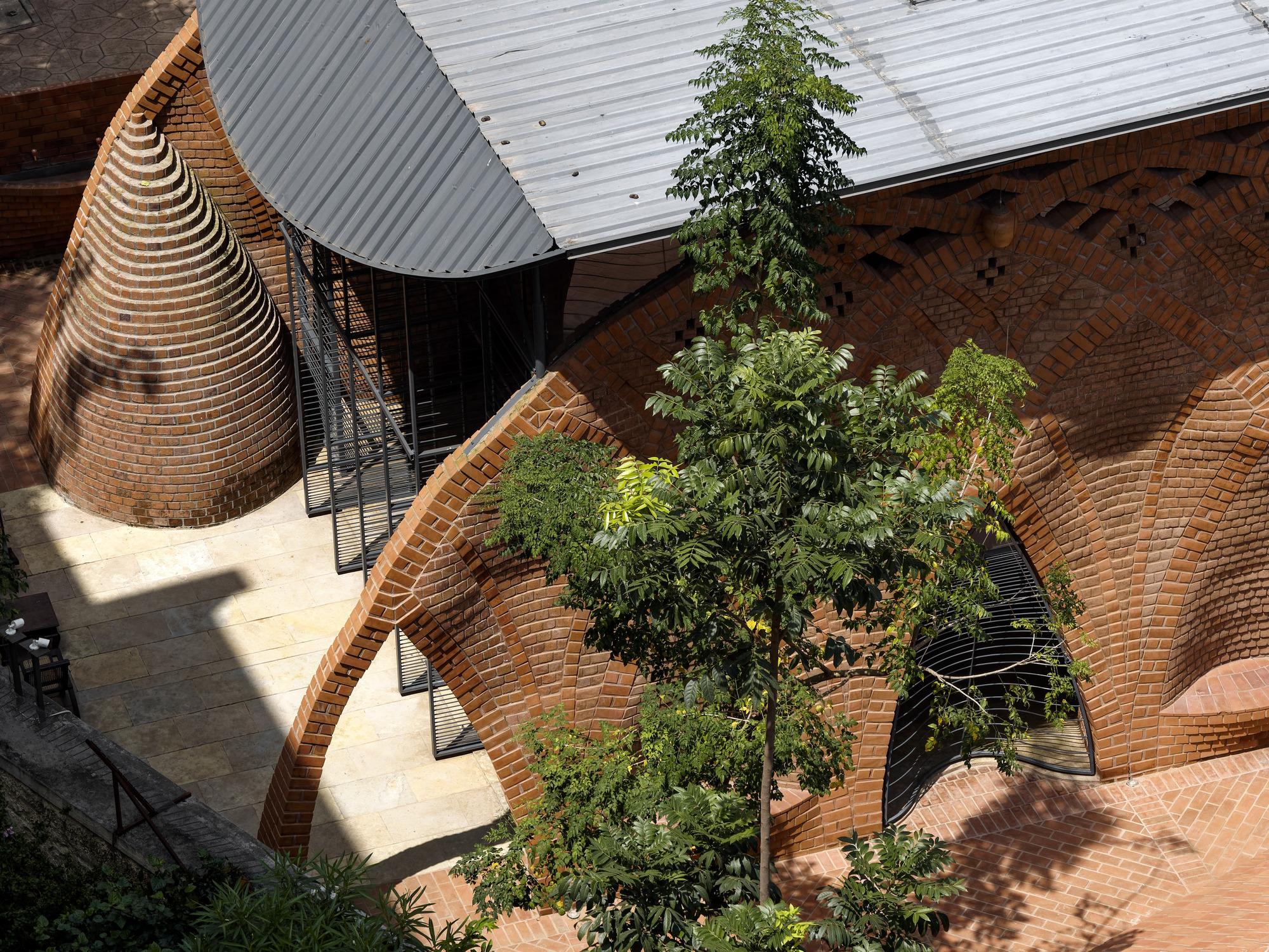 Gallery of The Red Oasis / PMA madhushala - 17