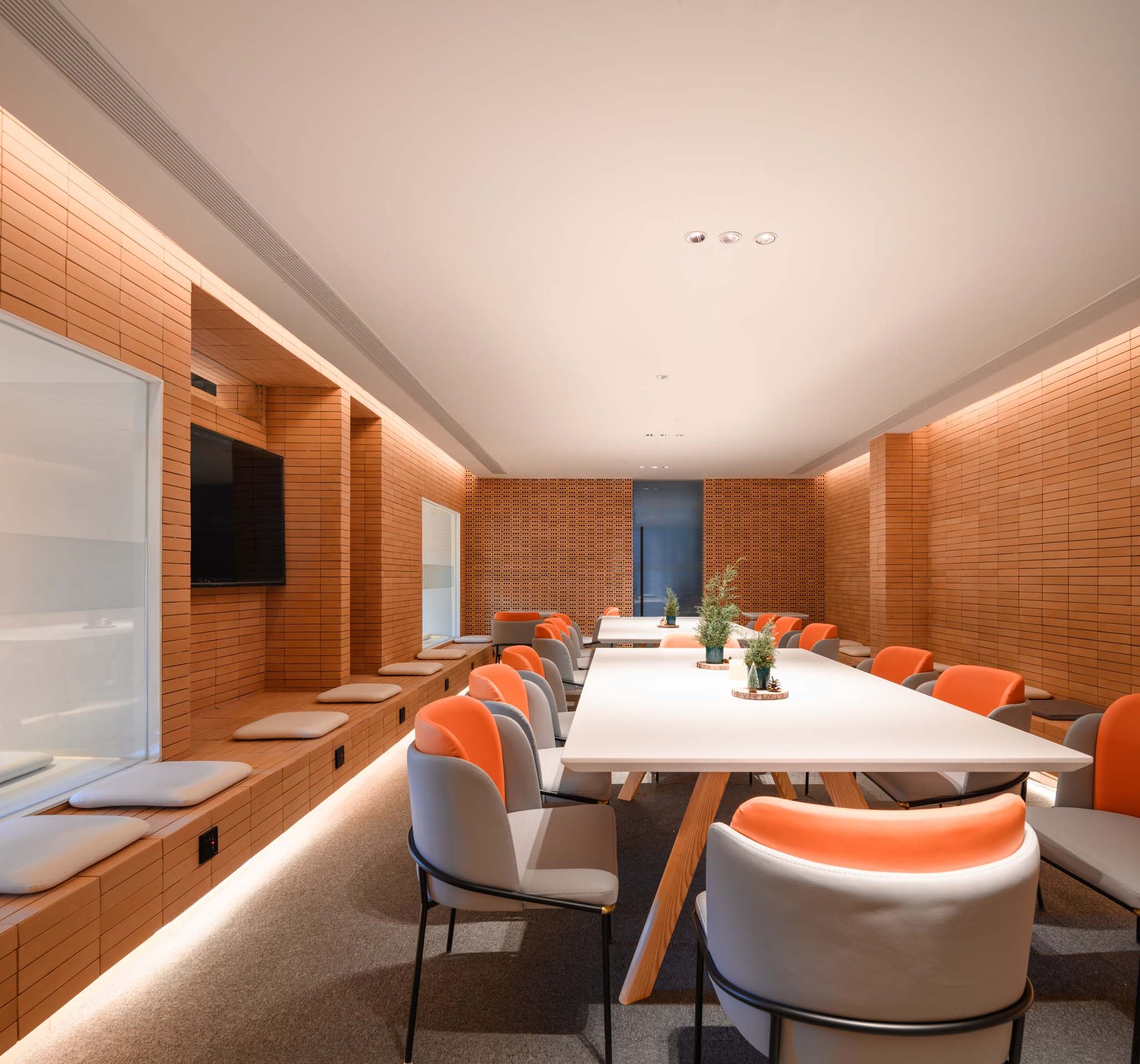 Gallery of RU Coffee Shop / BE Design - 17