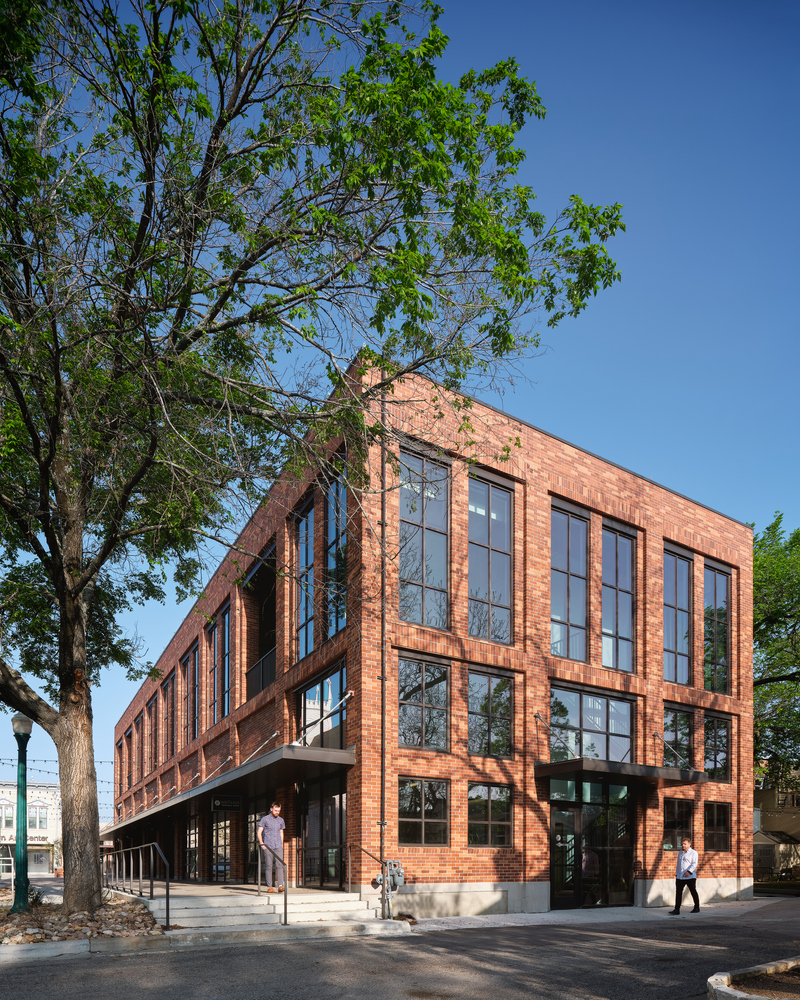 Gallery of Watkins Insurance Building / Wang Architects - 5