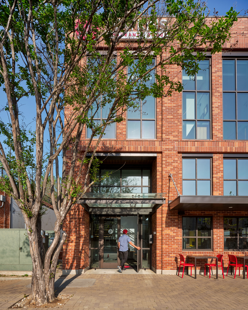 Gallery of Watkins Insurance Building / Wang Architects - 11
