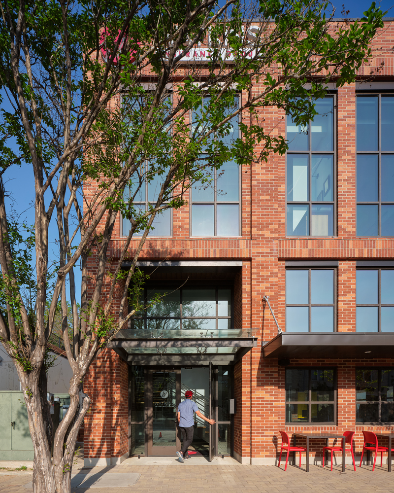 Gallery of Watkins Insurance Building / Wang Architects - 15