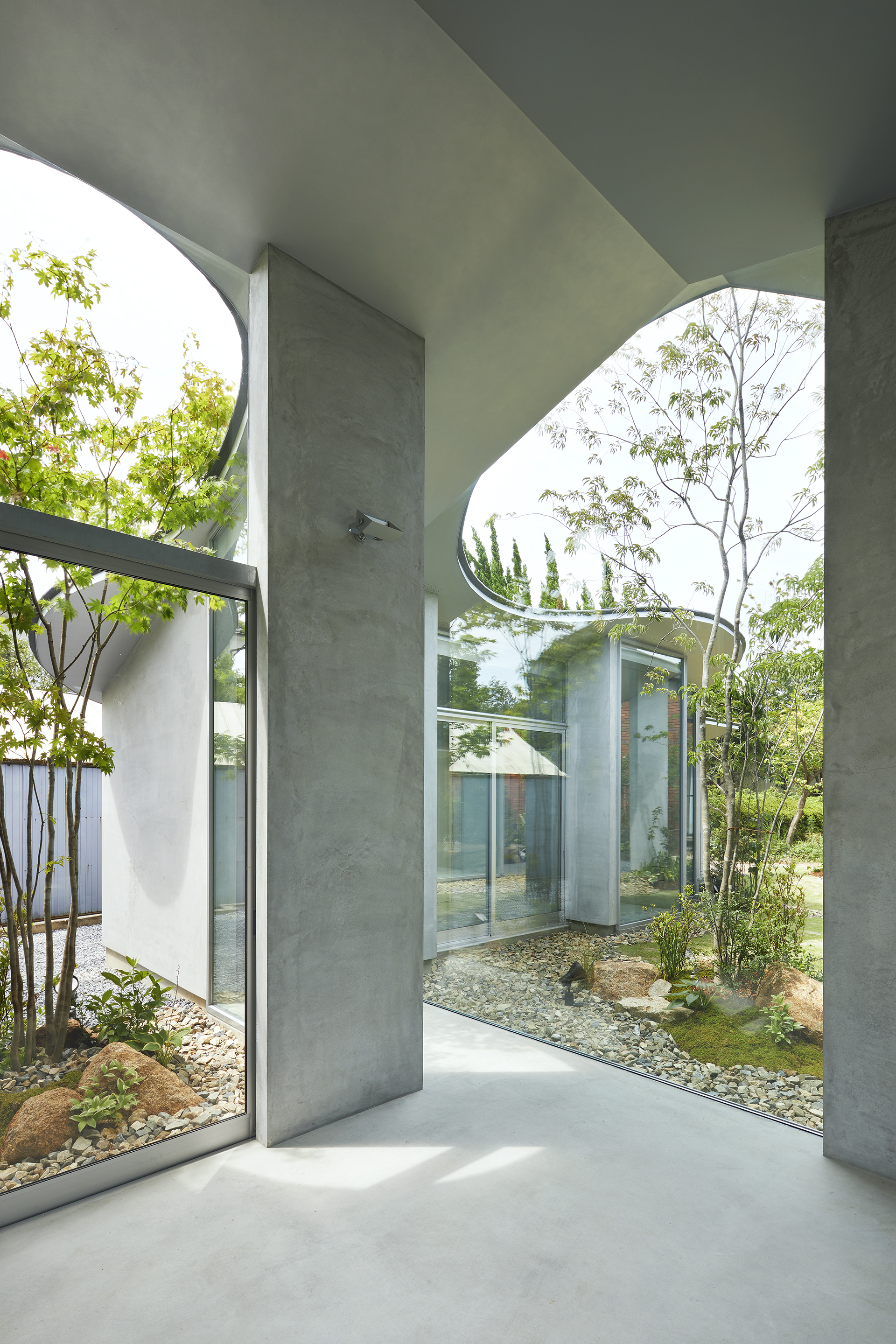 Gallery of House in Okuike / Tomohiro Hata Architect and Associates - 18