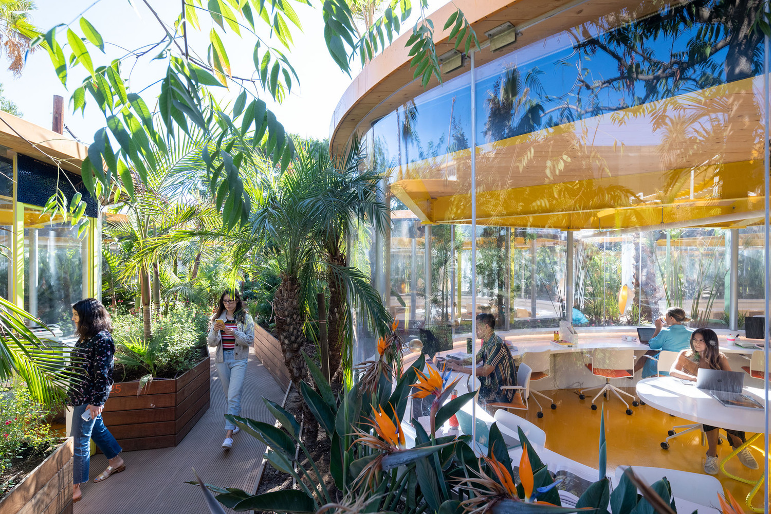 Gallery of Natural Ventilation Solutions in Interior Design - 3