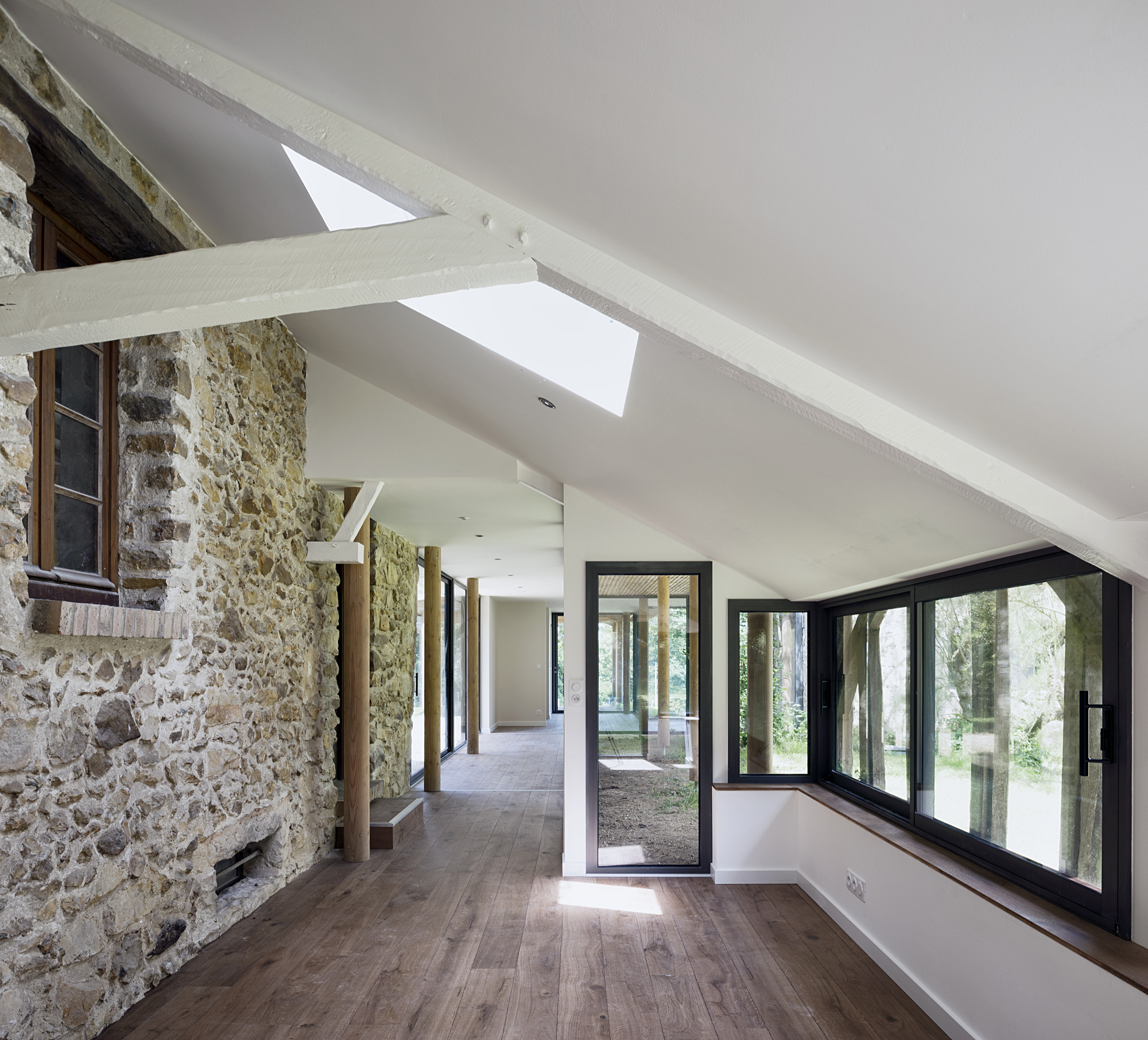 Gallery of MIC House / clpp architectes - 16