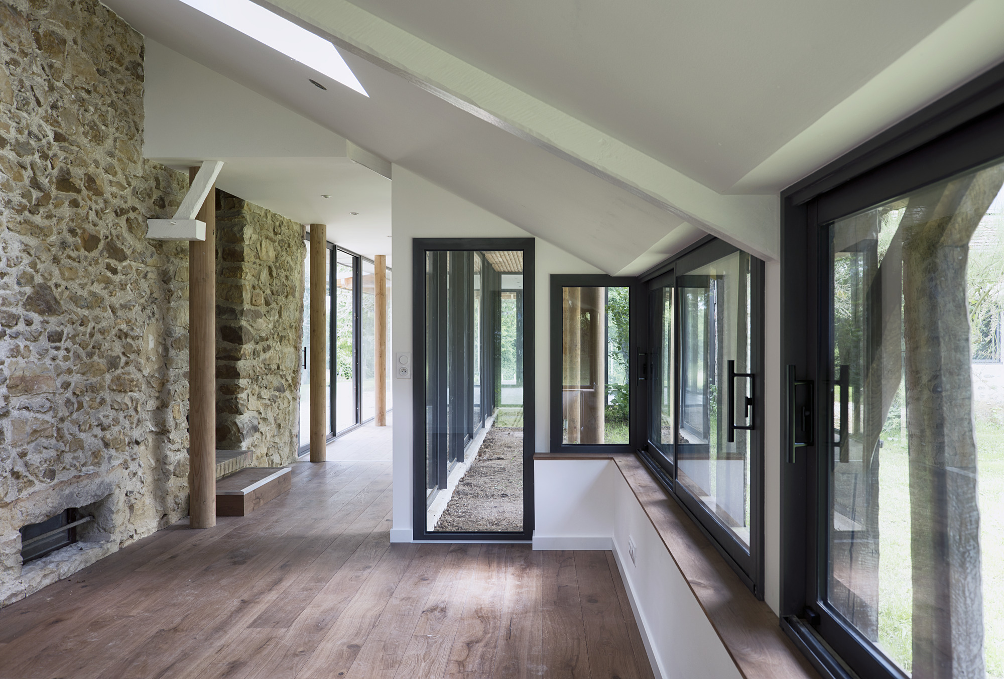 Gallery of MIC House / clpp architectes - 24