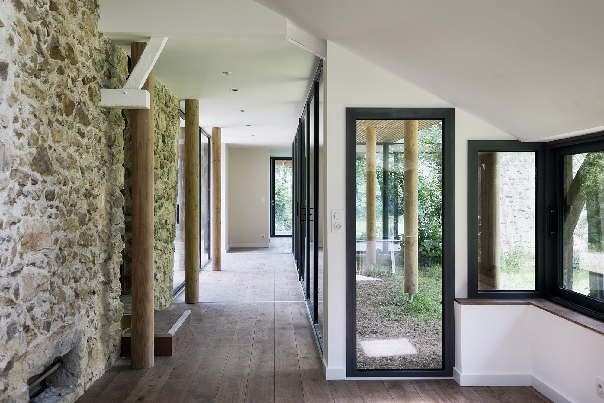 Gallery of MIC House / clpp architectes - 23