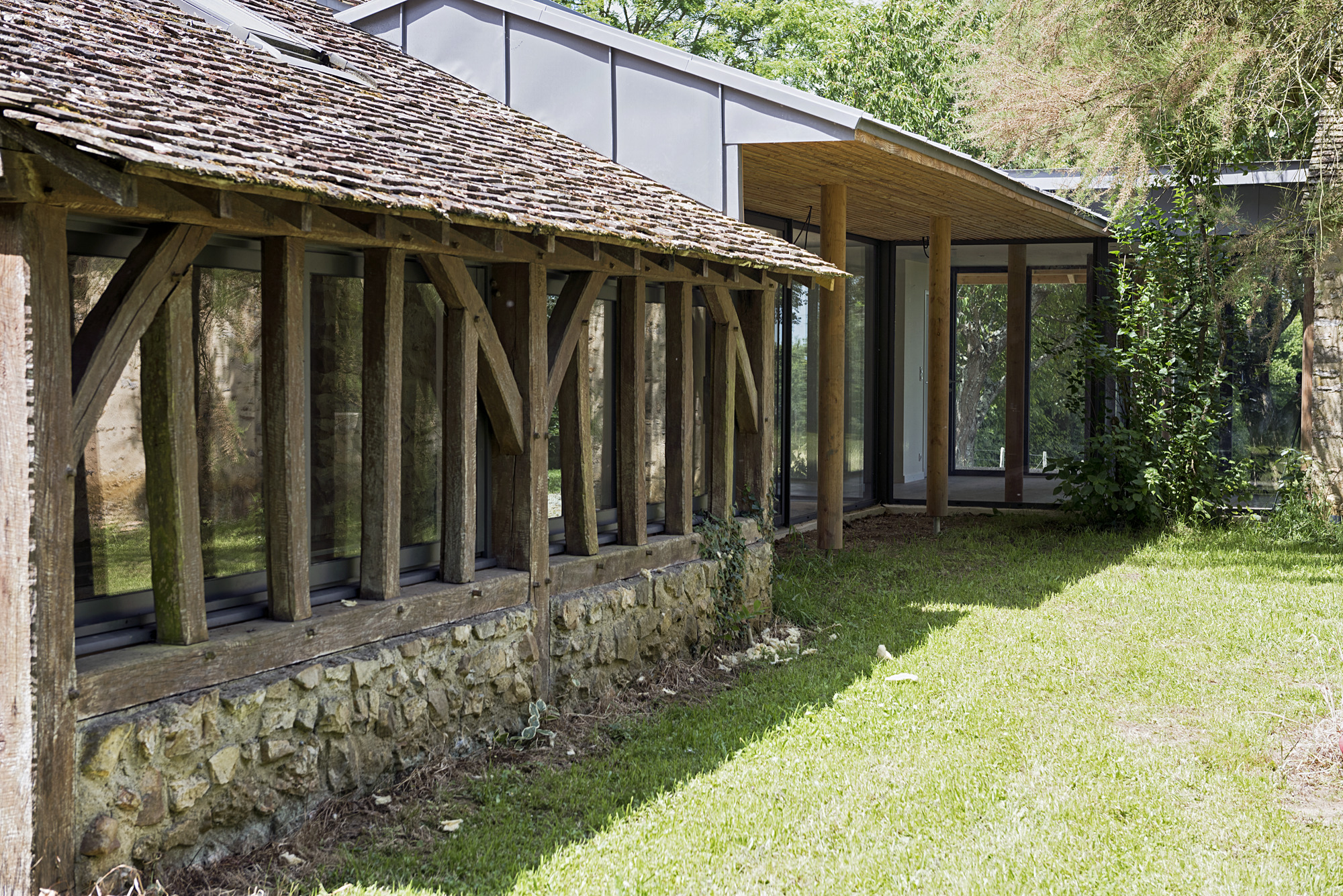 Gallery of MIC House / clpp architectes - 13