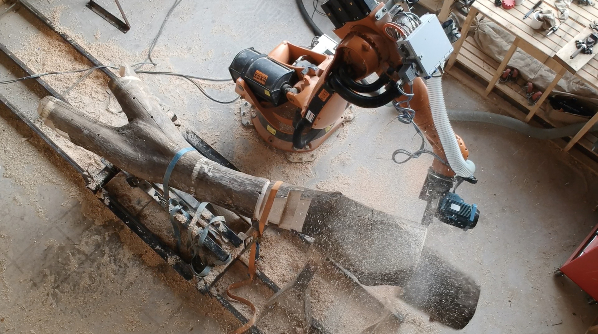 Gallery of Woodland Cabin / AA Design and Make - 30