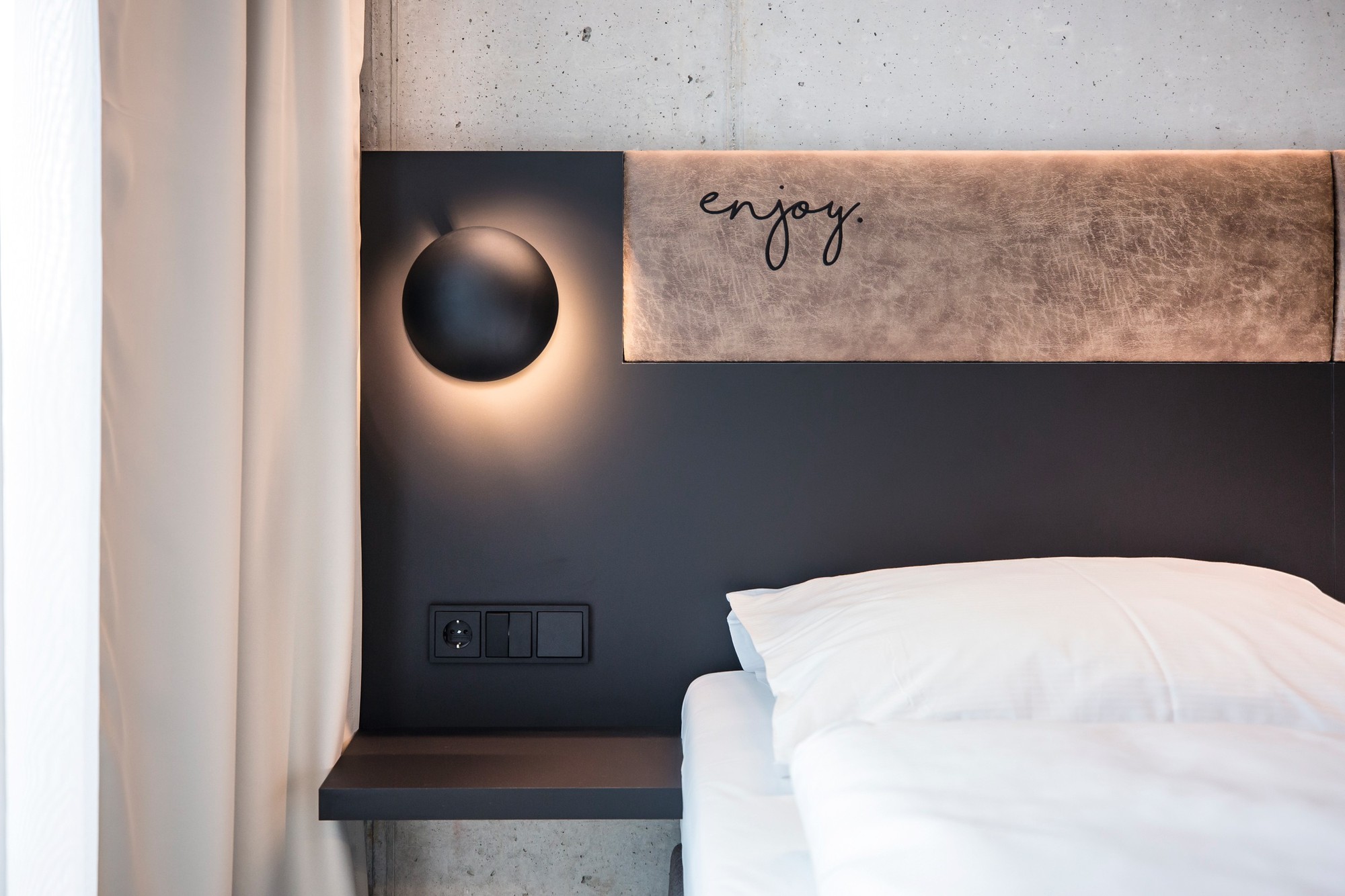 Gallery of The Limitless Material Possibilities of Lacquered Boards - 7