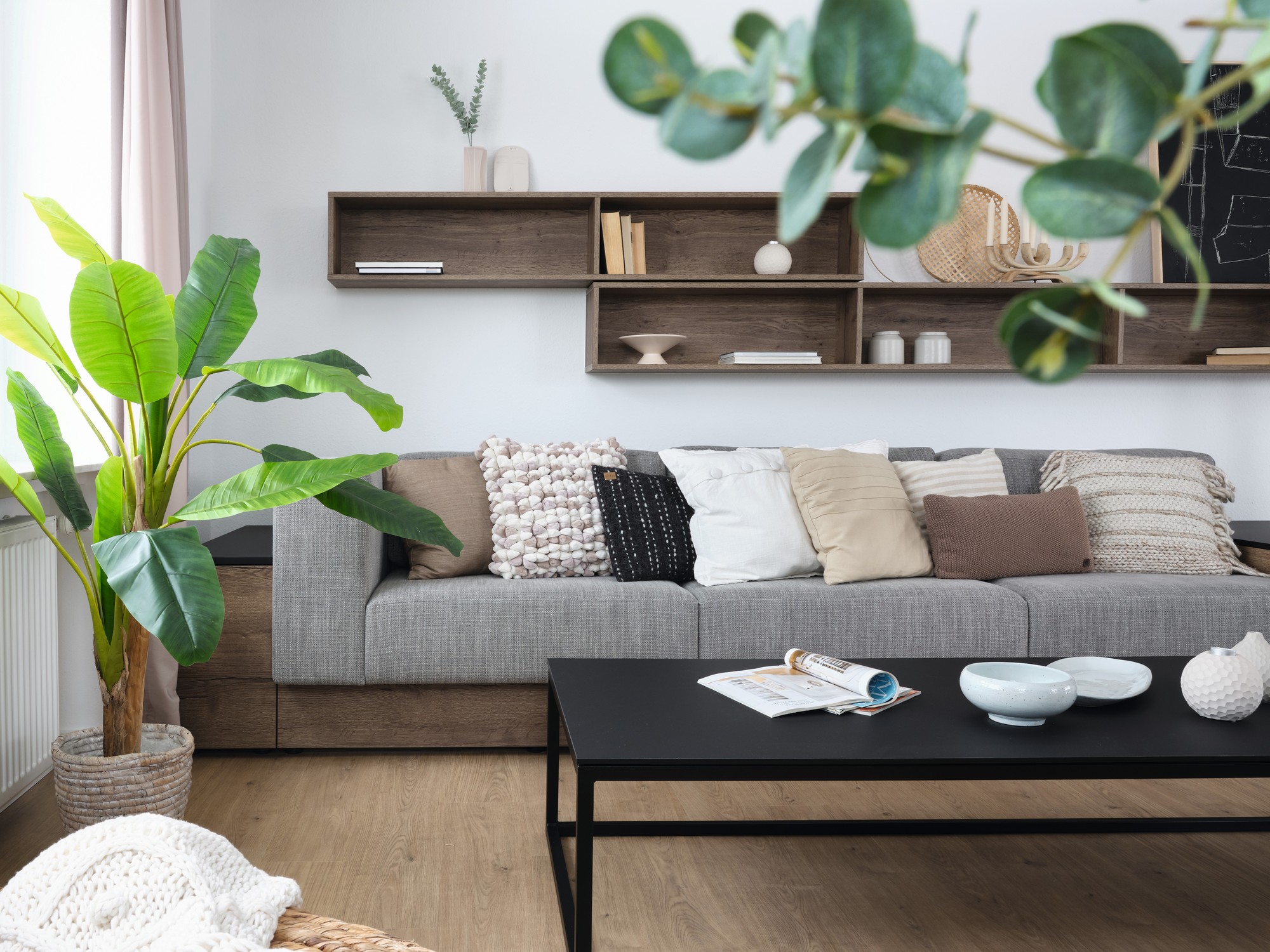 Gallery of The Limitless Material Possibilities of Lacquered Boards - 8