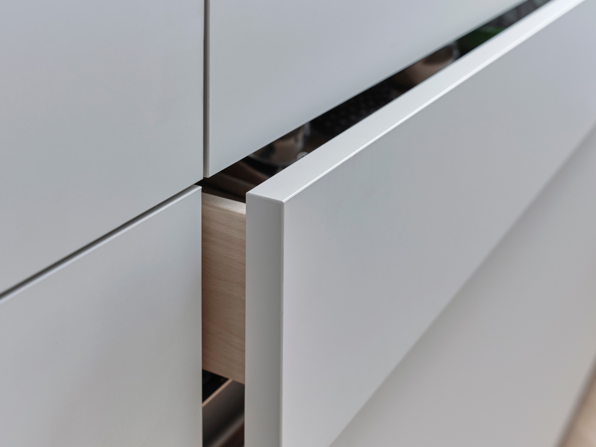 Gallery of The Limitless Material Possibilities of Lacquered Boards - 13