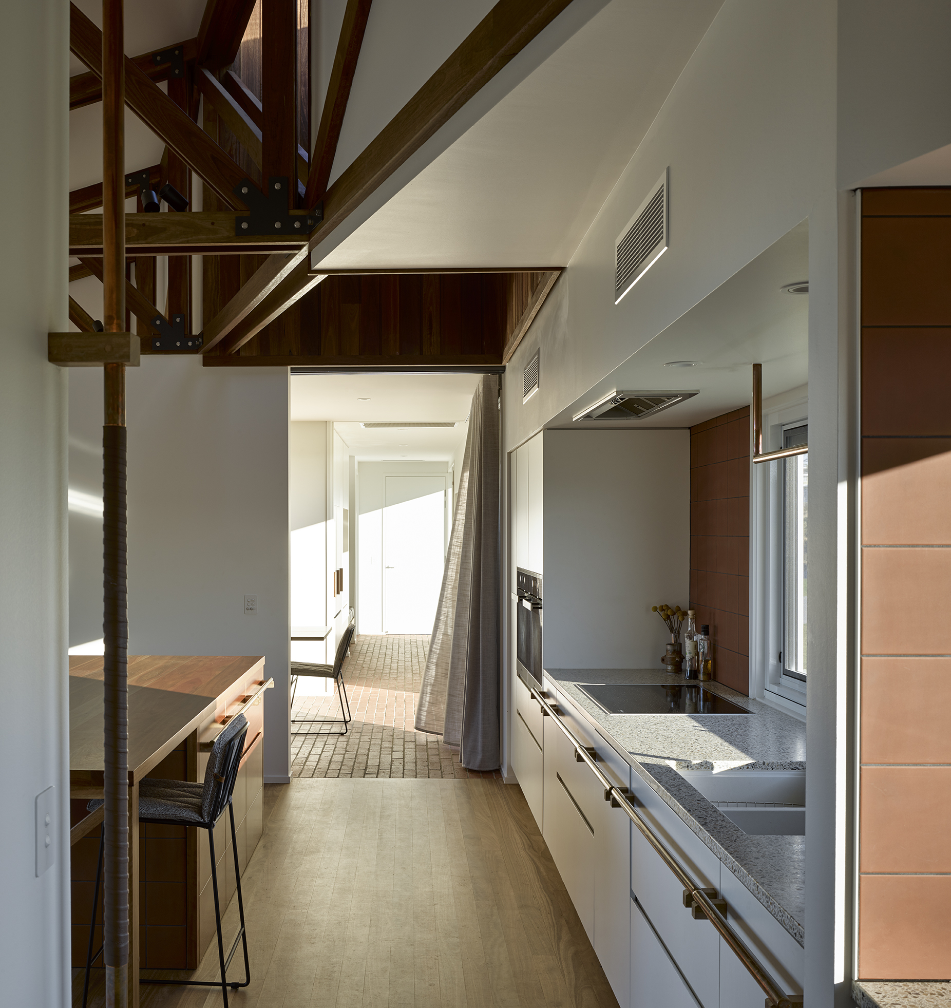 Gallery of Farmhouse Residence / Smith Architects - 11