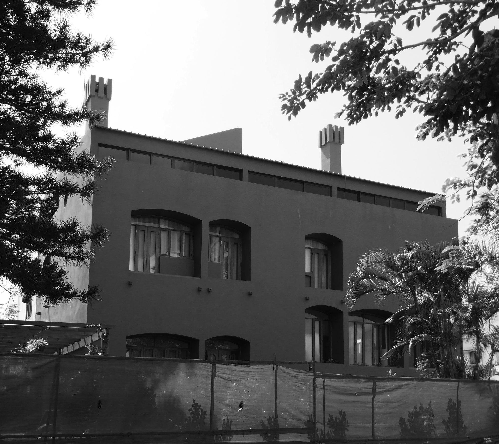 Gallery of Pancho Guedes, Sculpting a New Africa - 32