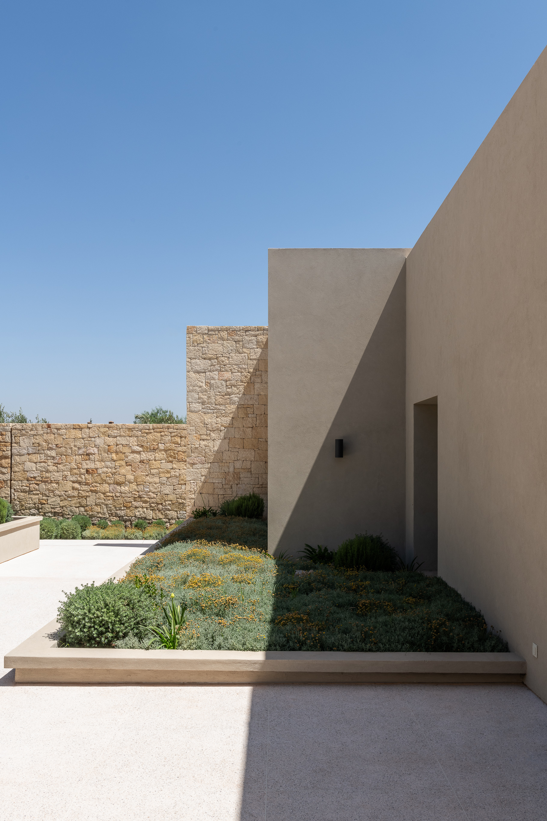 Gallery of Villa LOHA / E-H Atelier d'Architectures - 31