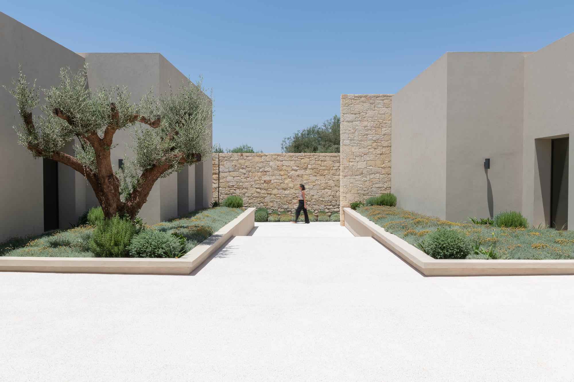 Gallery of Villa LOHA / E-H Atelier d'Architectures - 6