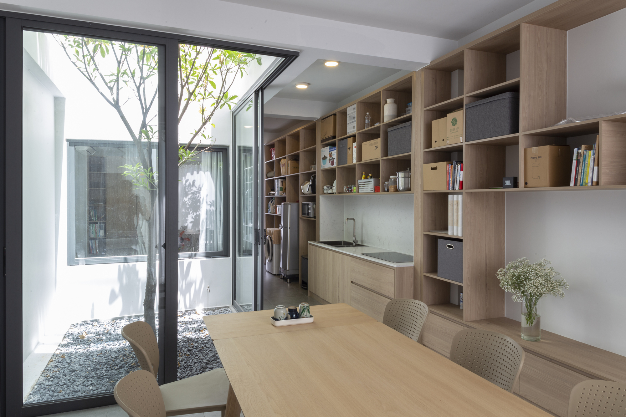 Gallery of Phi House / UX Space - 9