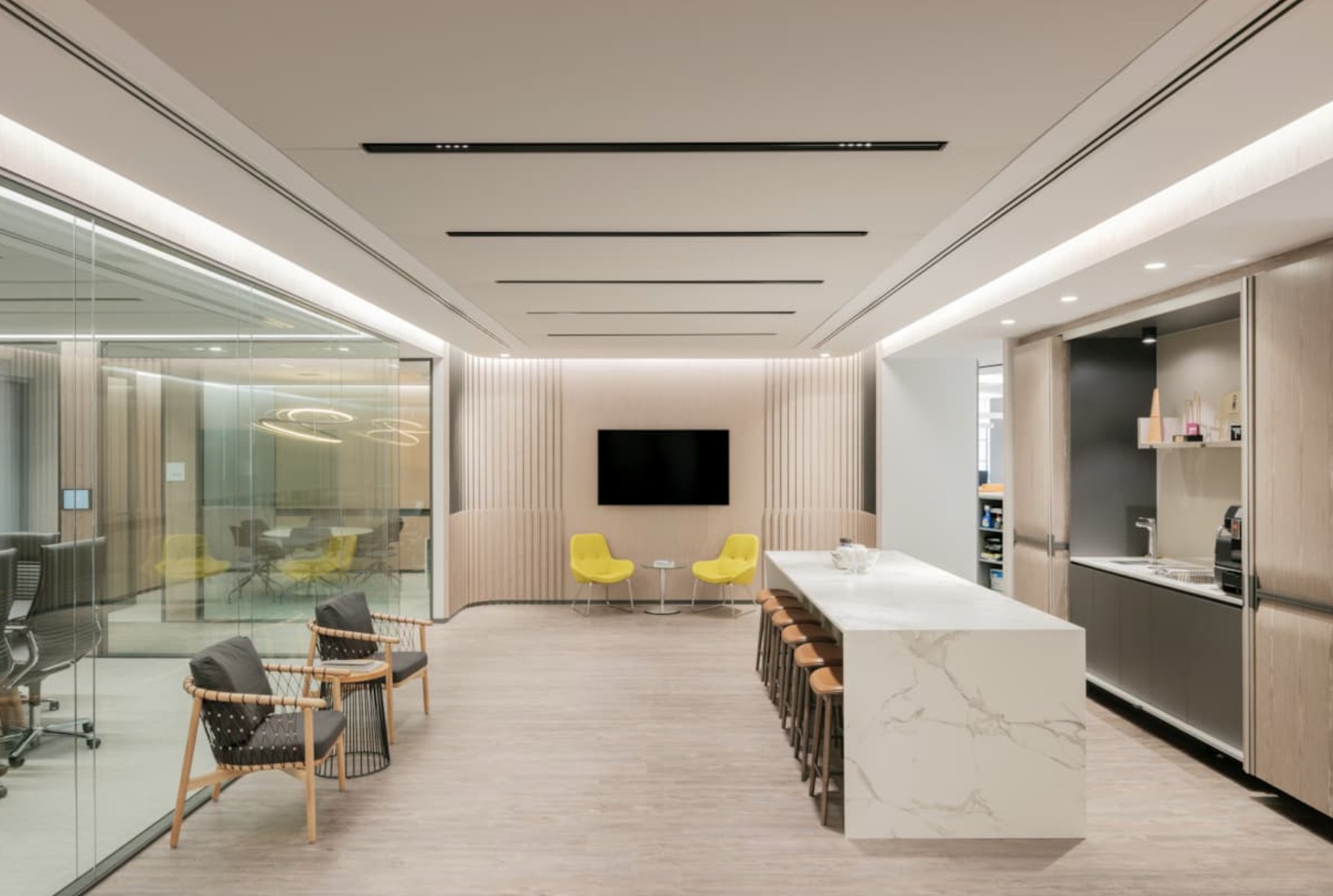 Gallery of 6 Inspiring Examples of Effective and Aesthetic Acoustic ...