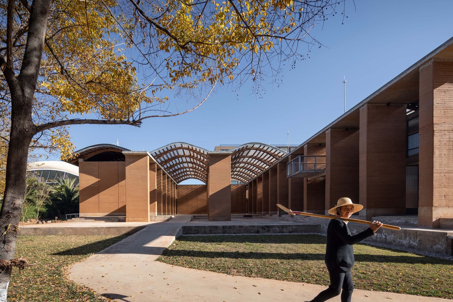 Galeria de Terra Centre / One University One Village Team - 1