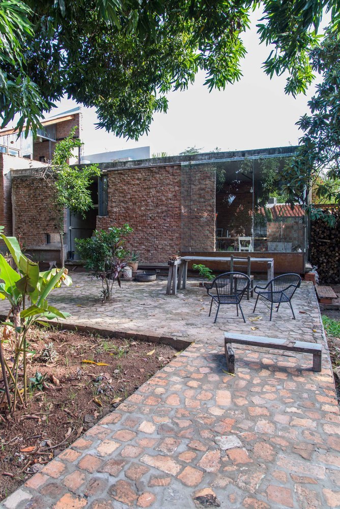 Gallery of 20 Brick Houses, 20 Years of Modern Architecture in Paraguay ...