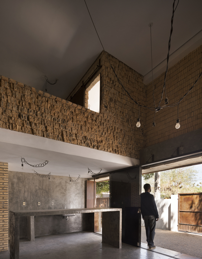 Gallery of 20 Brick Houses, 20 Years of Modern Architecture in Paraguay ...