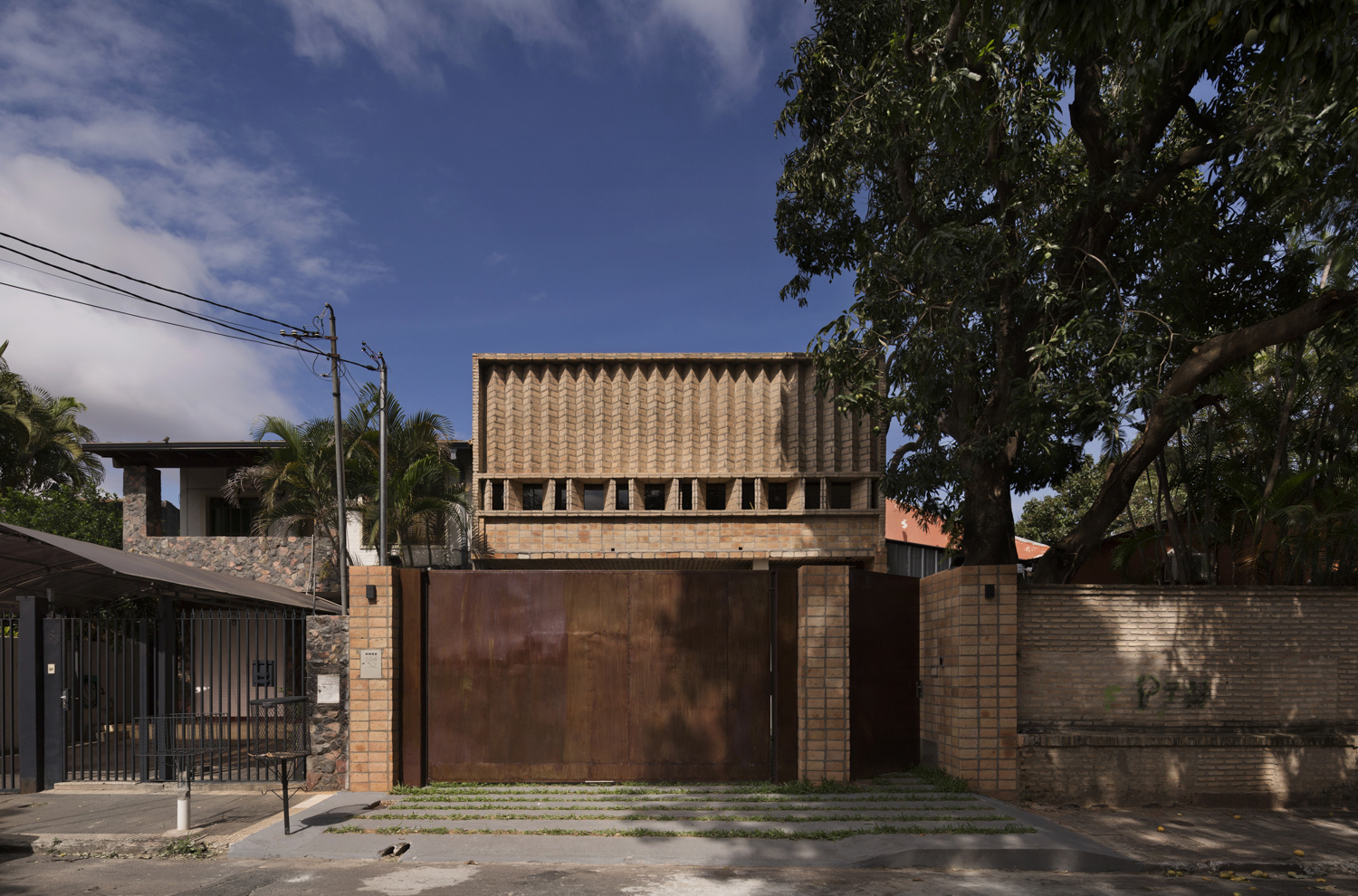 Gallery of 20 Brick Houses, 20 Years of Modern Architecture in Paraguay ...