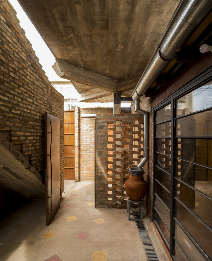 Gallery of 20 Brick Houses, 20 Years of Modern Architecture in Paraguay ...