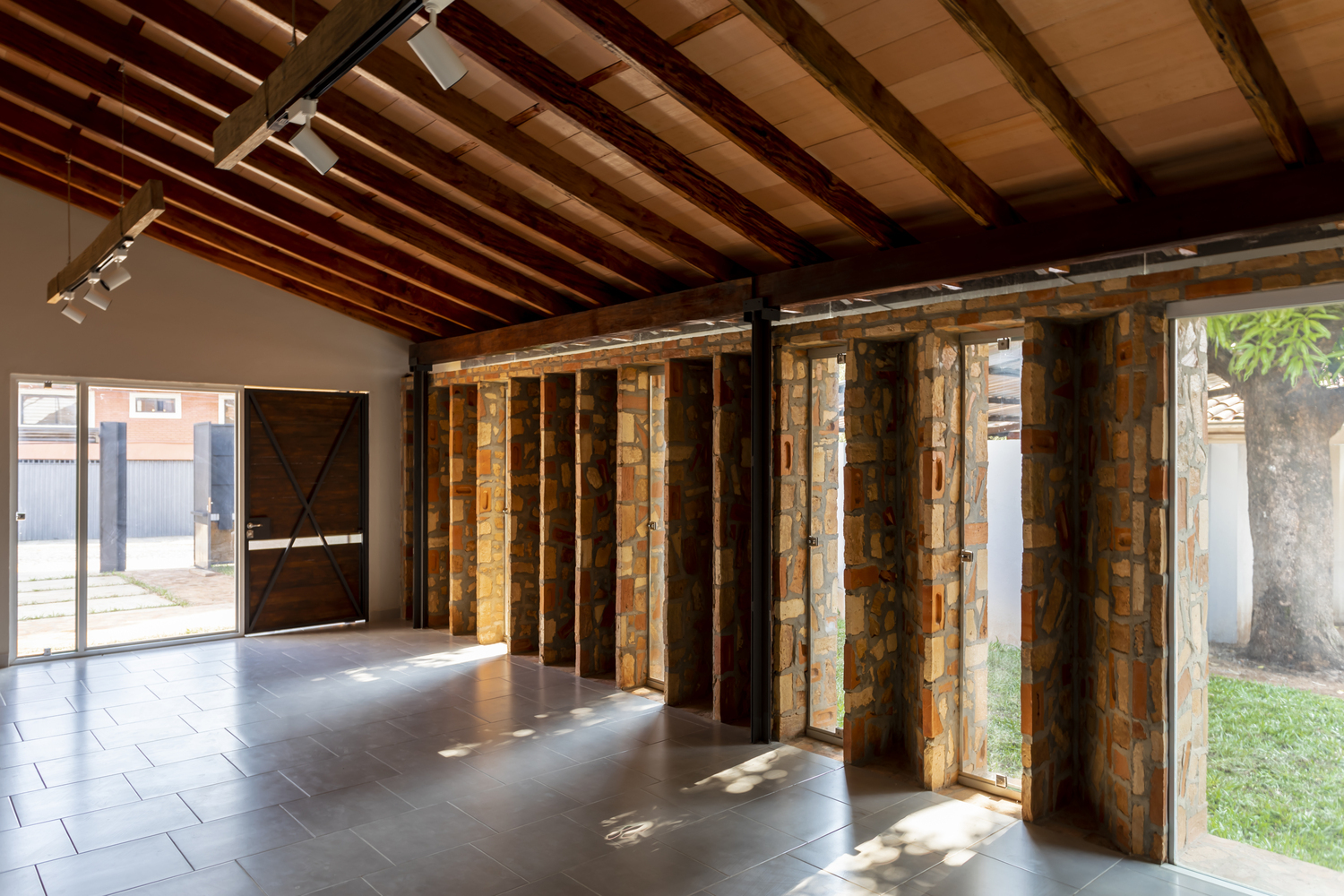 Gallery of 20 Brick Houses, 20 Years of Modern Architecture in Paraguay ...