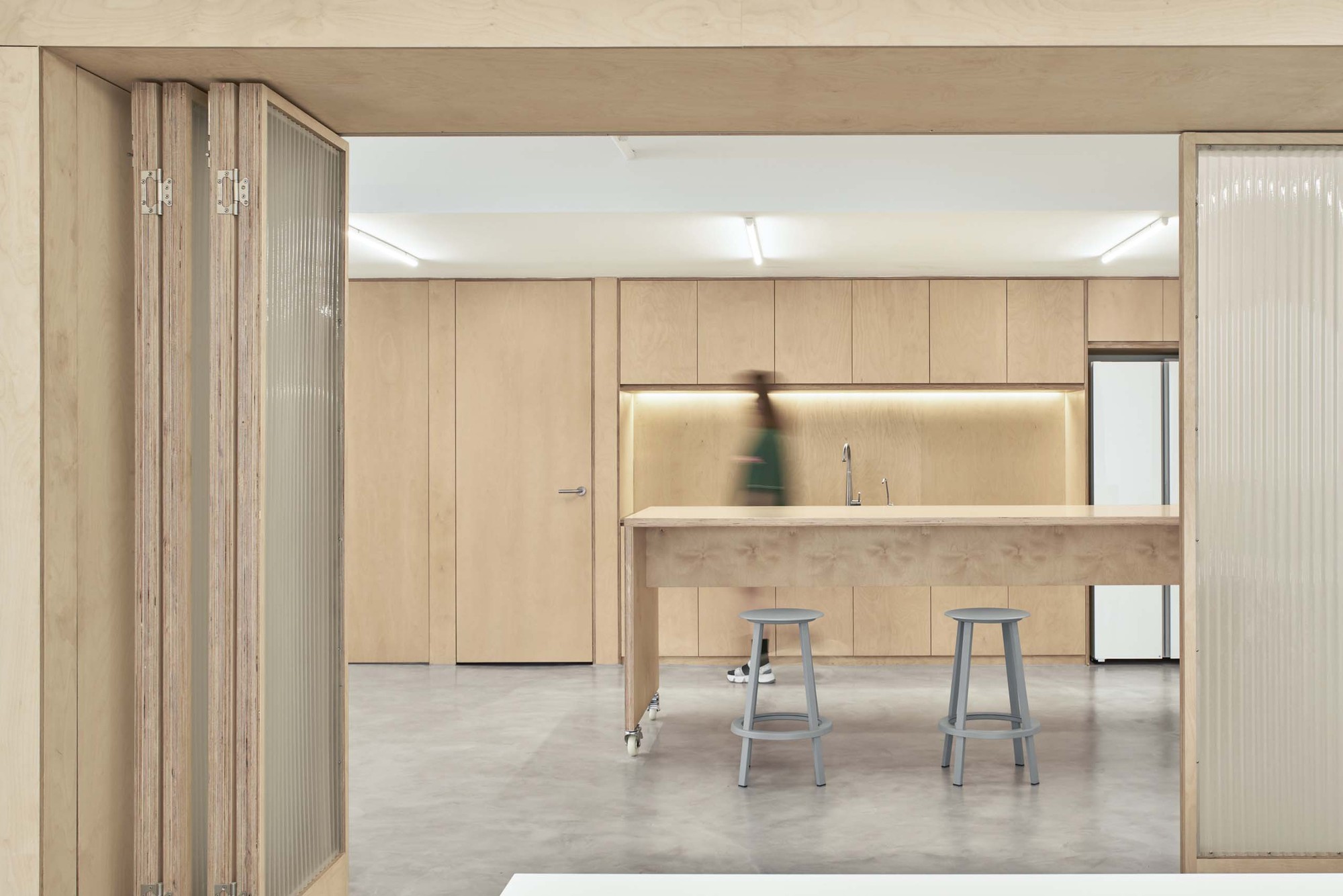 Gallery of Short Sentence Office / Woodo Studio - 12