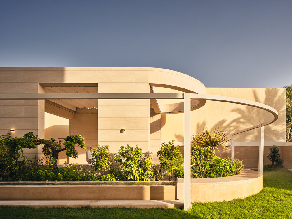 Gallery of Curvature House / Office 313 - 5