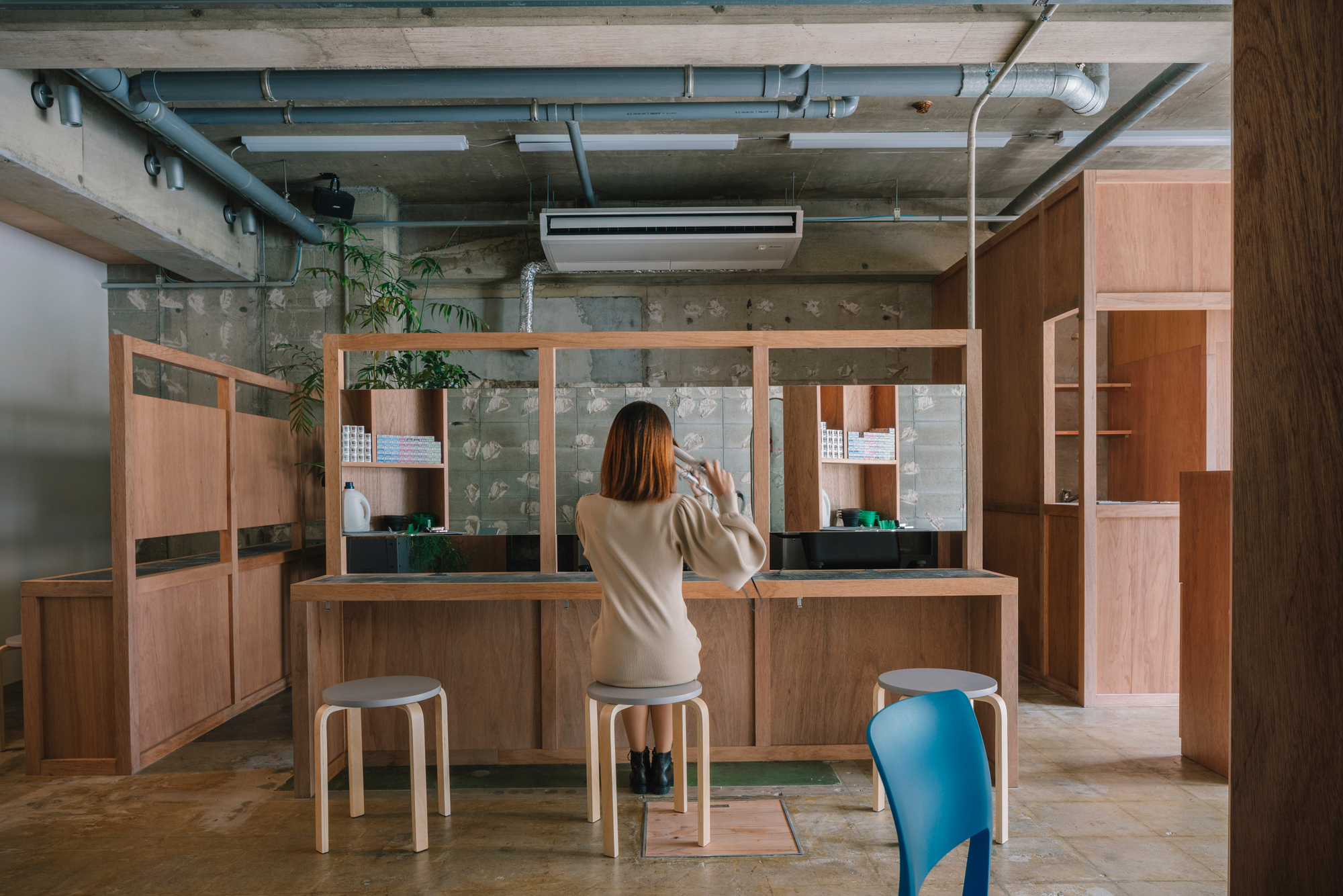 Galeria de Salão de Beleza Color Stand / FATHOM - 3