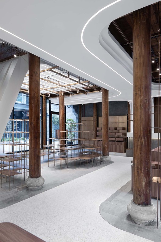 Jiangnan Zan Store / LYCS Architecture | ArchDaily