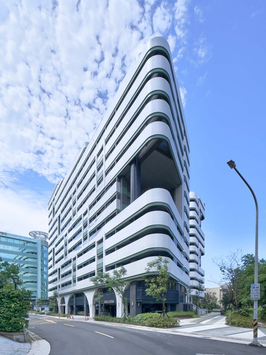 瑞光住宅 / LRH Architect & Associates | ArchDaily