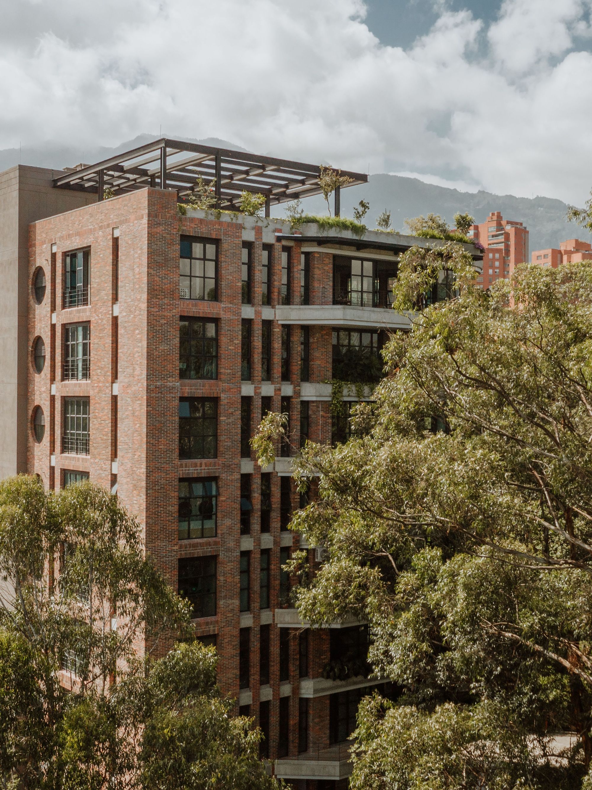 Galería de Edificio el Gulungo / ALH Taller de Arquitectura - 6