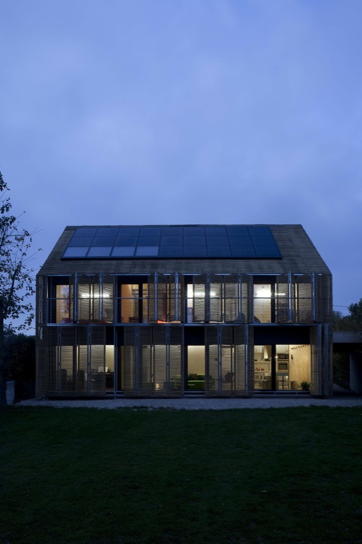 Gallery of Solar Panels in Residential Projects: Efficiency Without ...