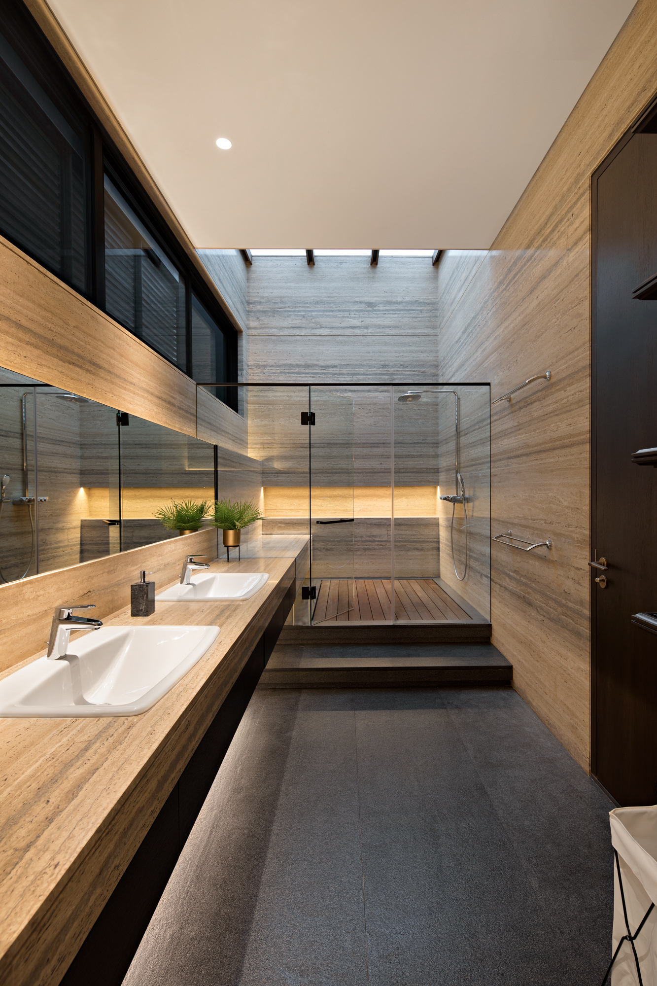 Gallery of FW House / Licht Studio - 4