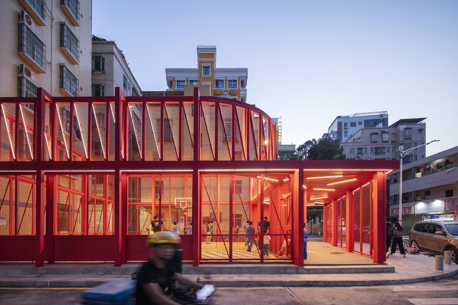 Gallery of How to Incorporate Steel Railings Into the Design - 15