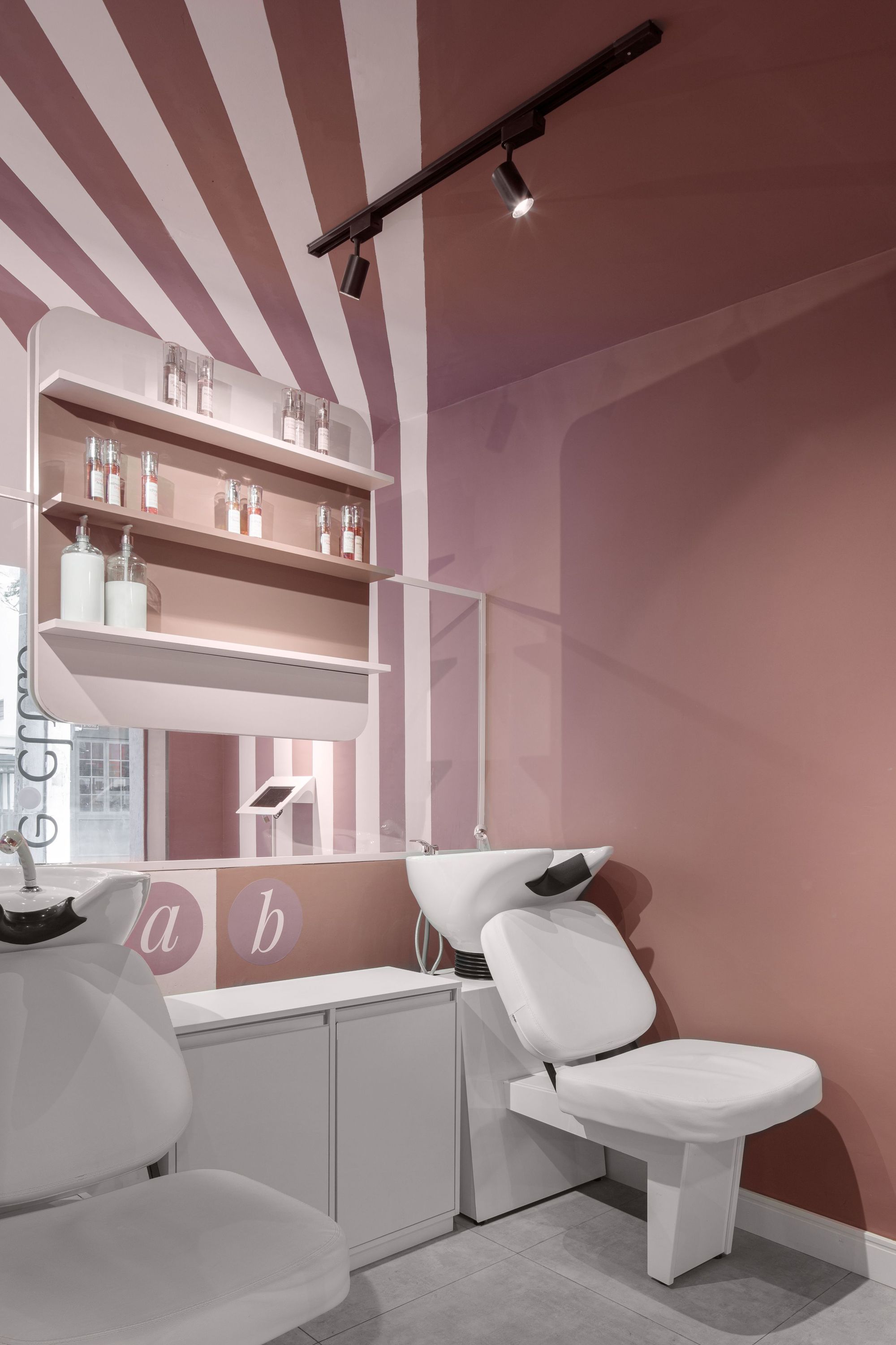 Gallery of Belle.Club Beauty Salon / Flipê Arquitetura - 16